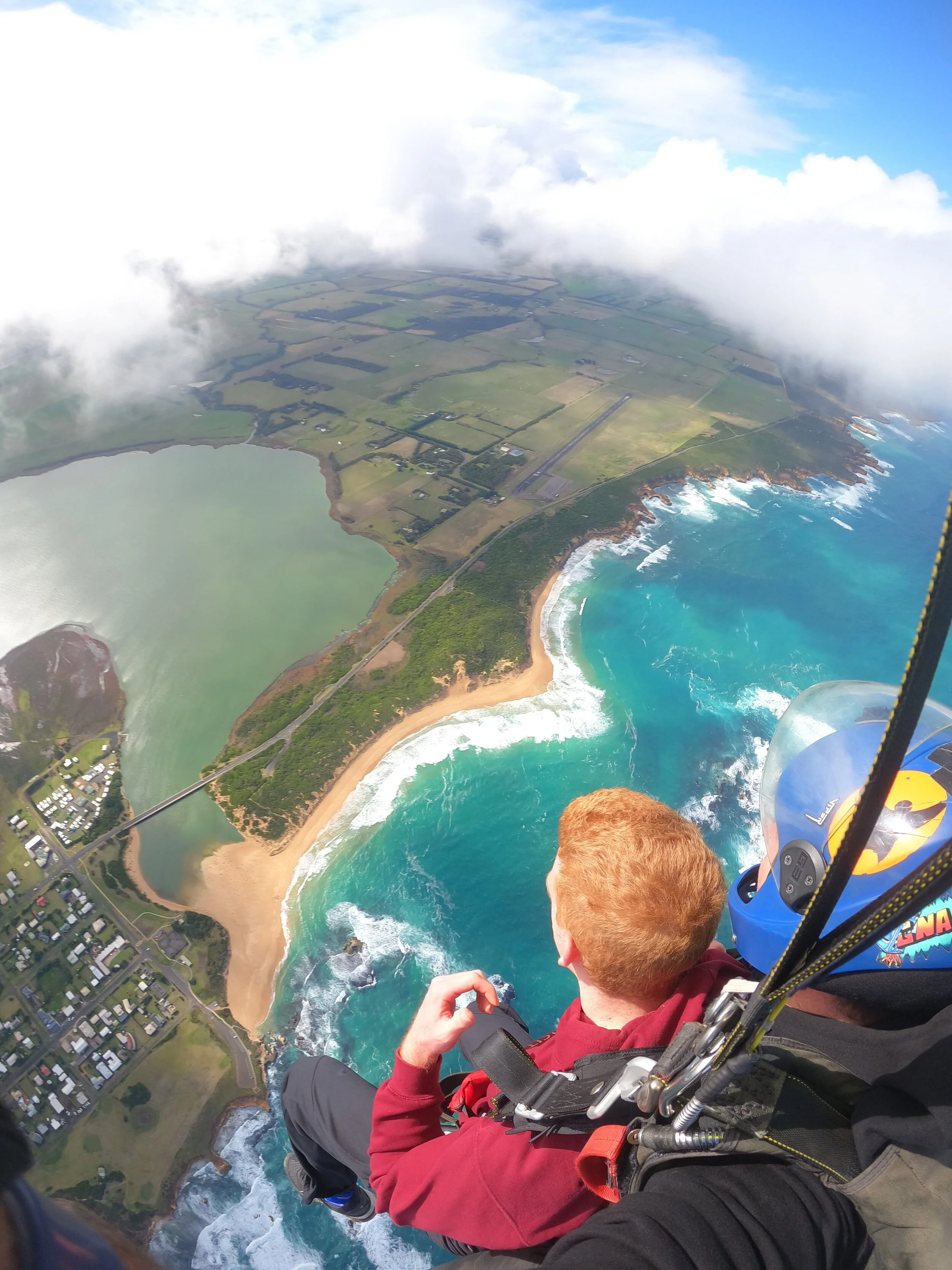 Skydive over the Great Ocean Rd today with the experts at Skydive 12 ...