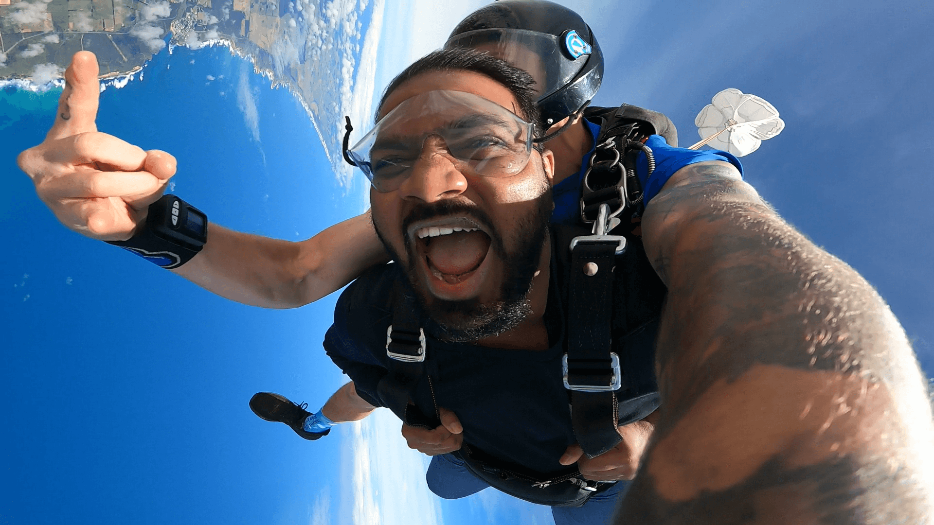 Skydive over the Great Ocean Rd today with the experts at Skydive 12 ...
