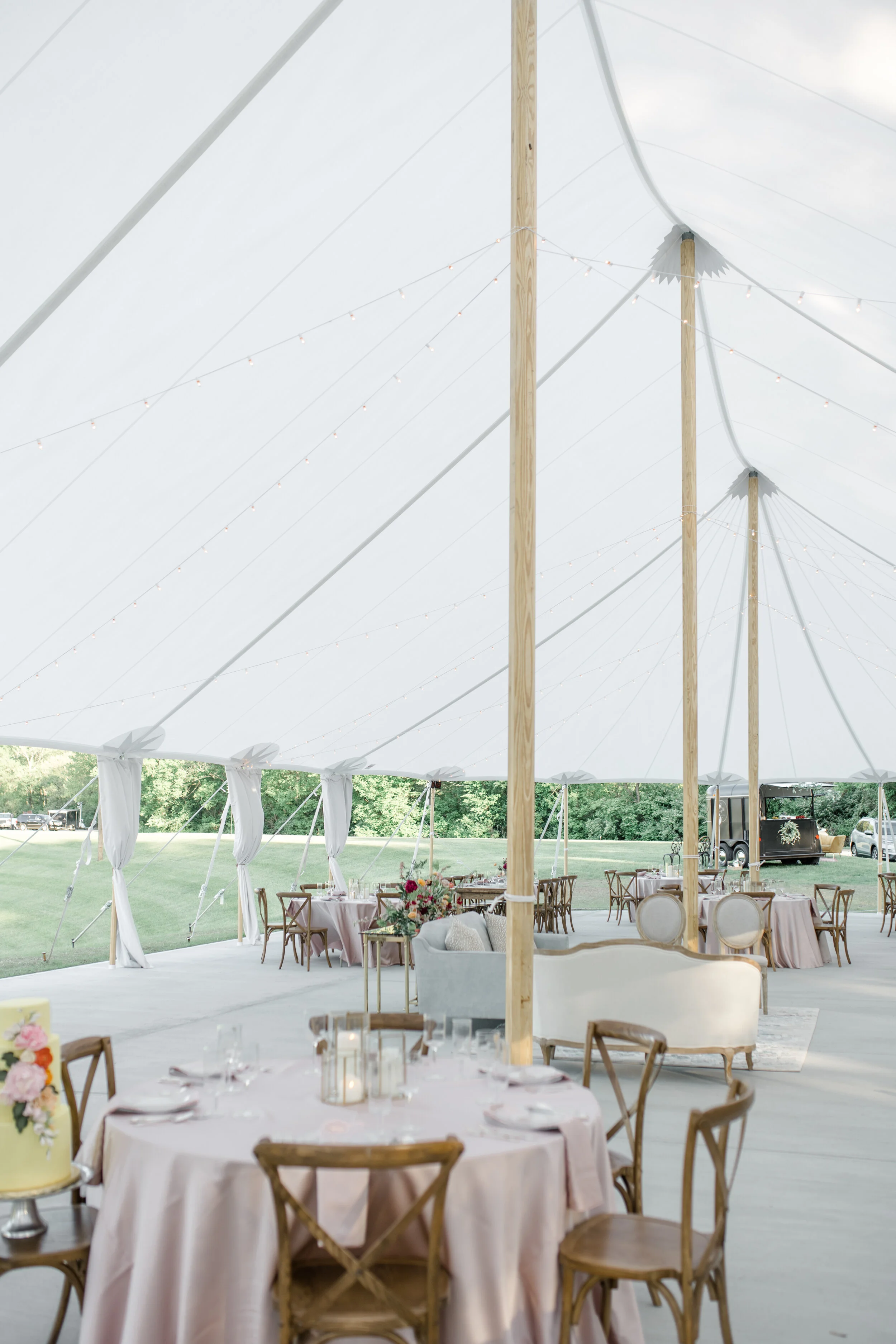 Outdoor Cincinnati Wedding and Event Venue — I N D I E H O L L O W