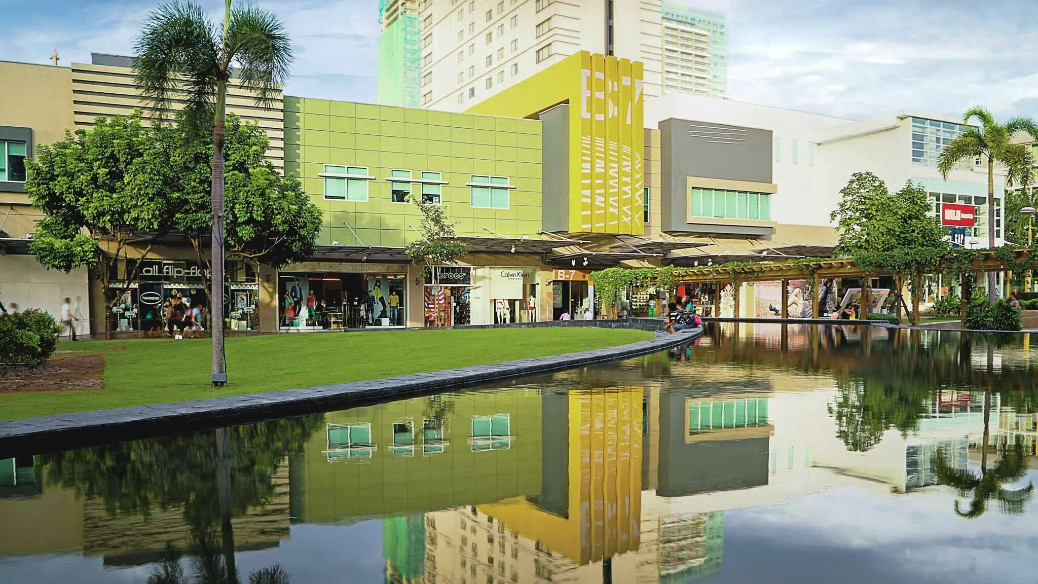 Bonifacio High Street — GFP Architects