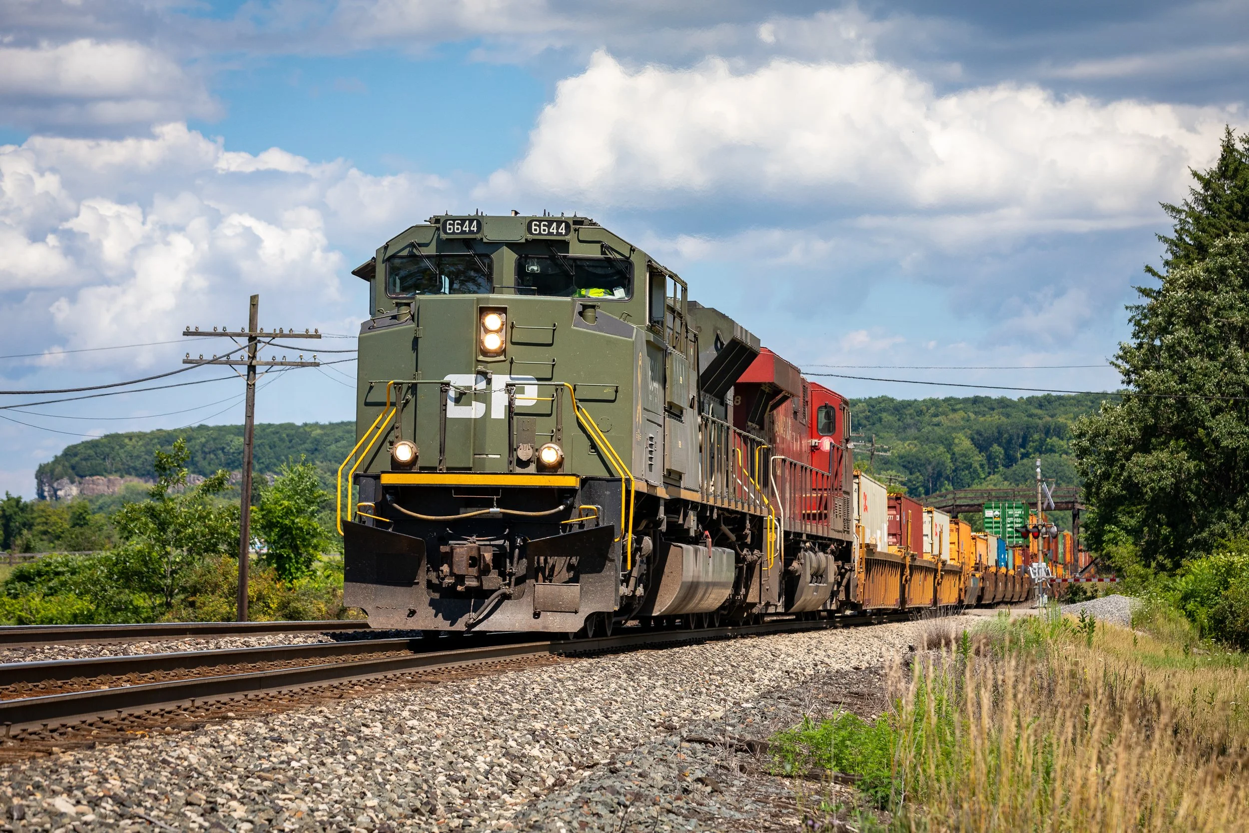 charging out of milton — Railroad Photography by Ryan Gaynor