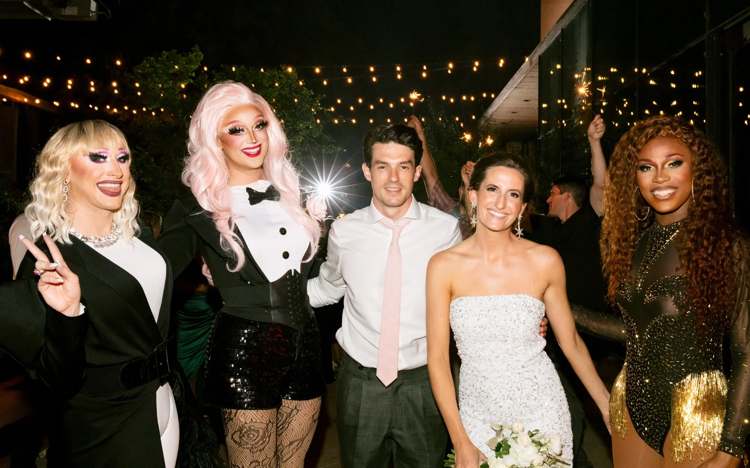 EXTRAGRAMS! Drag Queen Singing Telegrams & Drag Entertainment