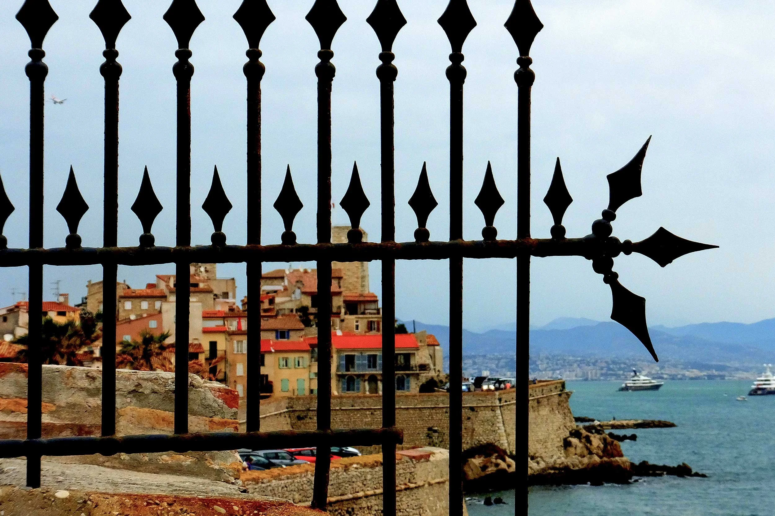 'Your English is Better than My French' by Eric Kirchmann — French Views