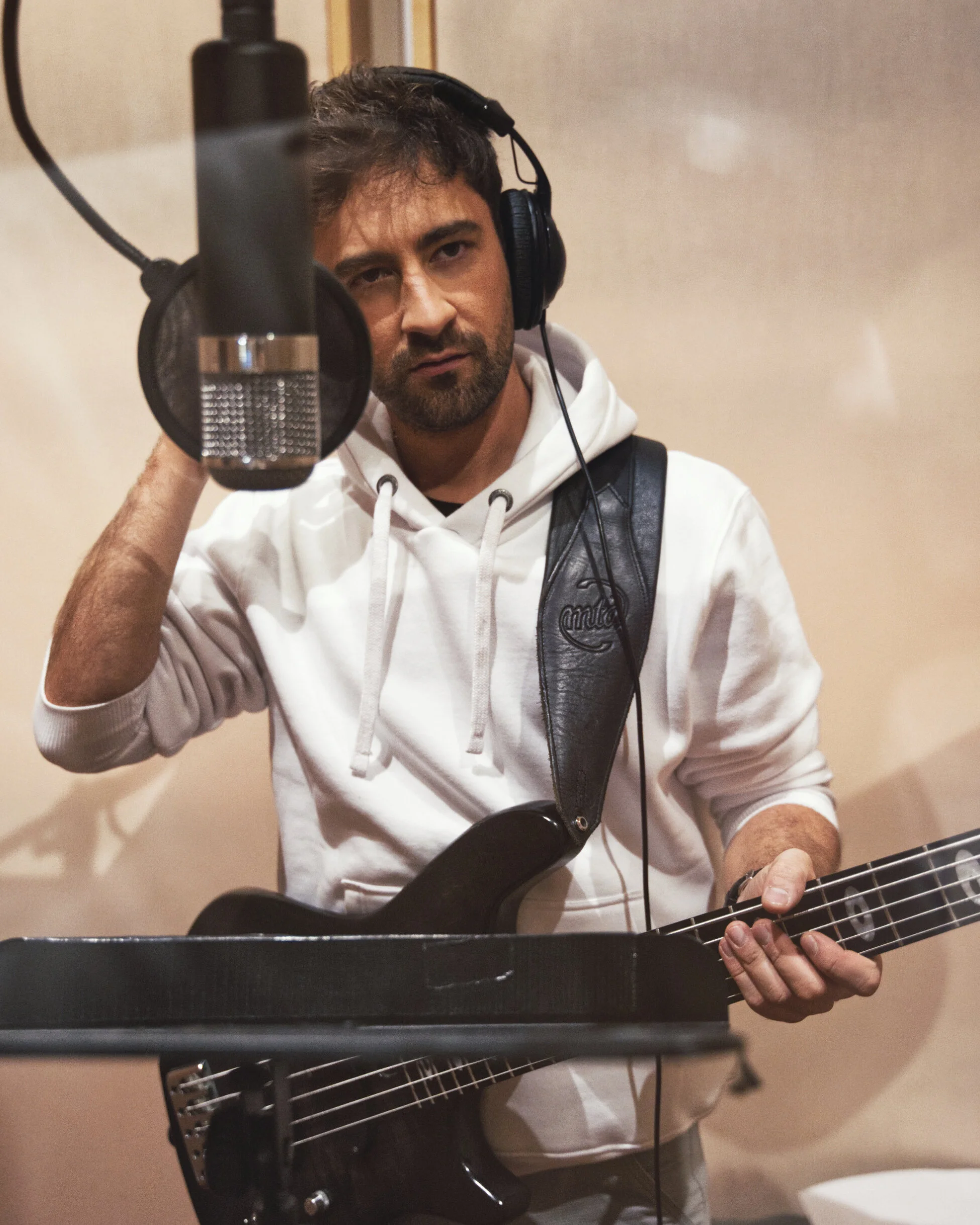 BEN JUD - The Singing Bassist