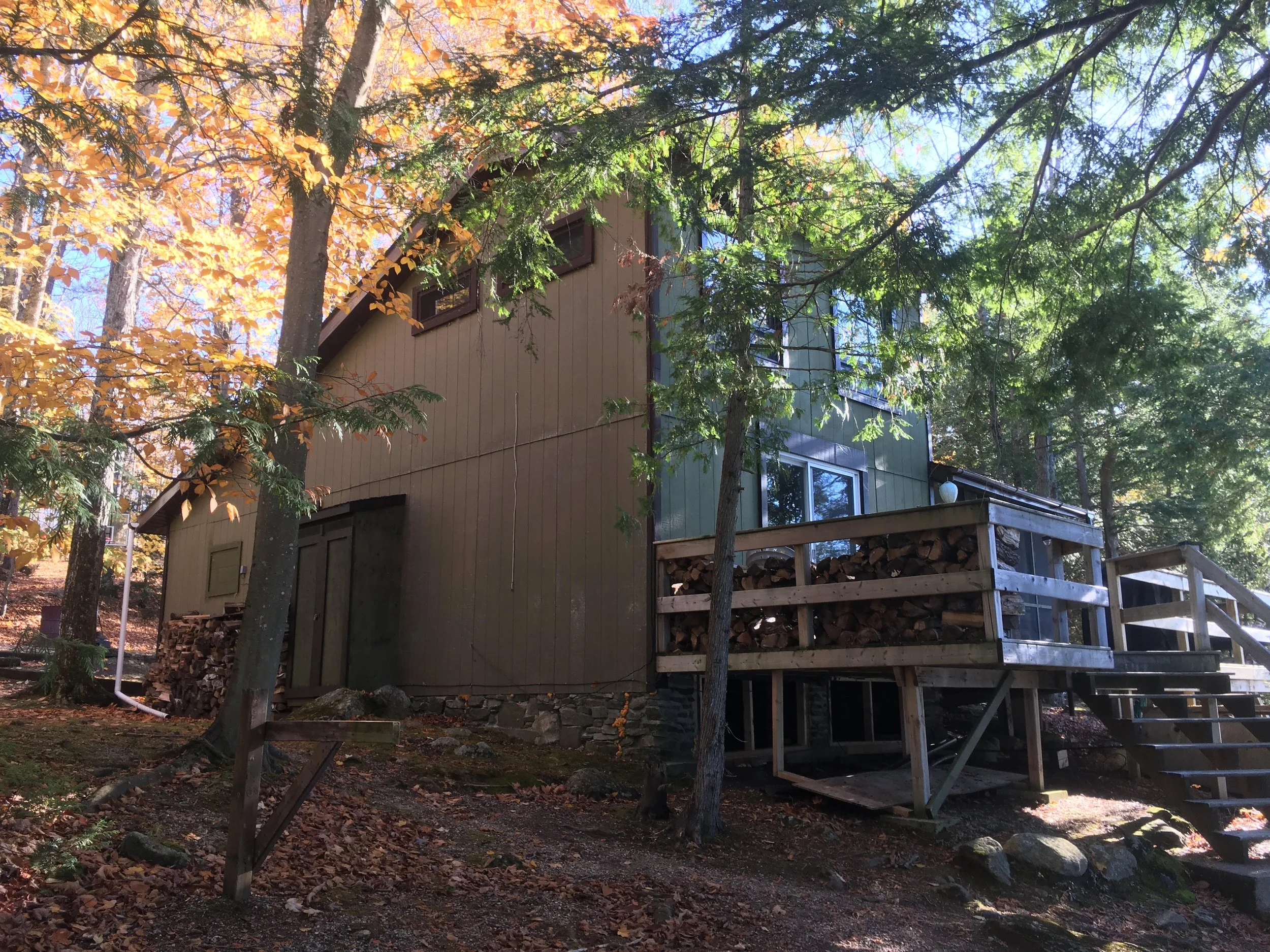 1051 Peters Lane — BirchBox Media