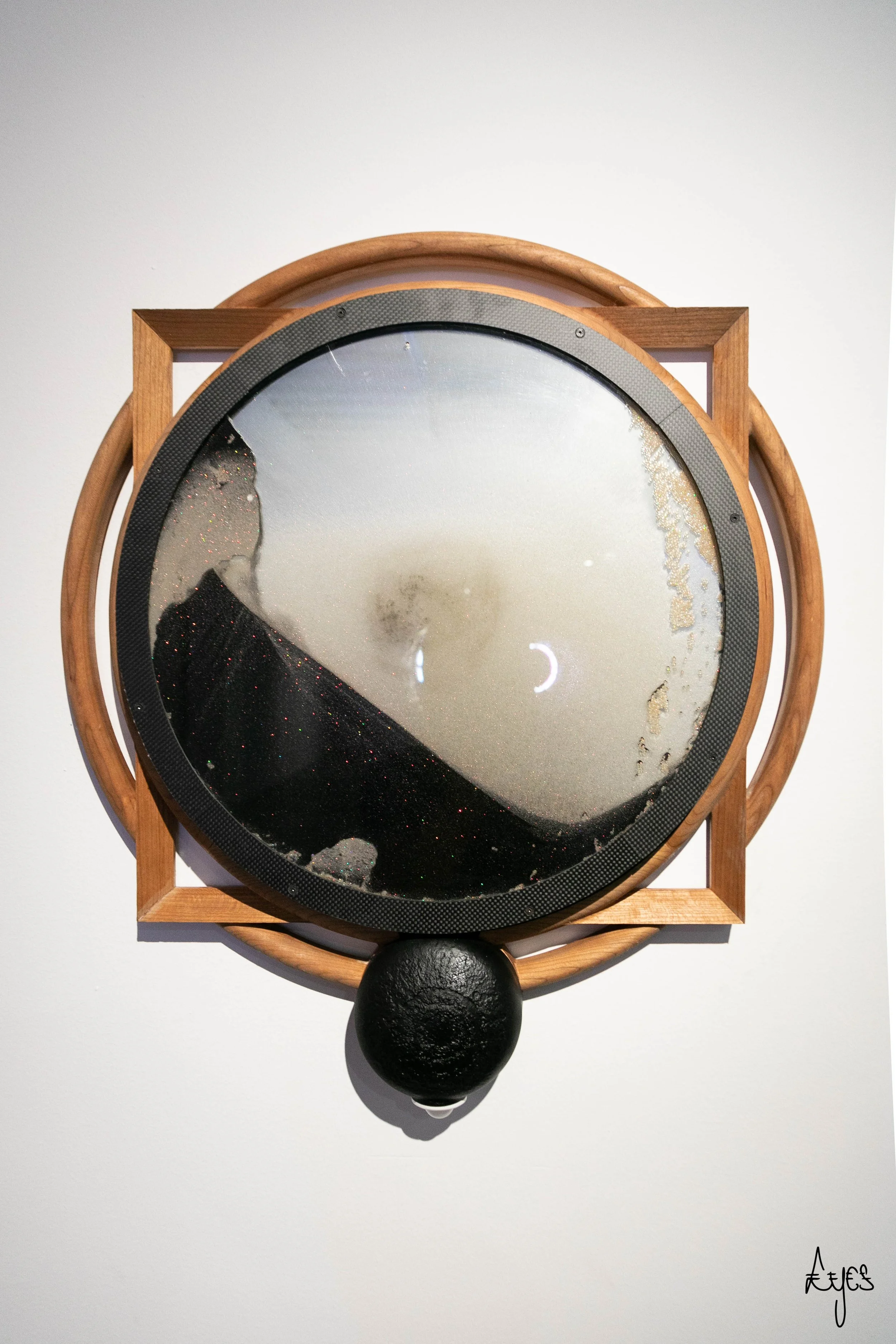 EarthMoonMirror — Lyes Hammadouche. 列思