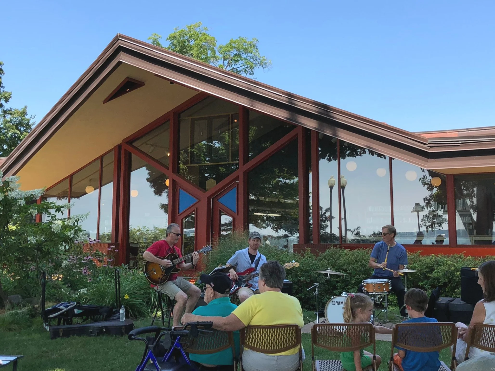 Lake Geneva Public Library