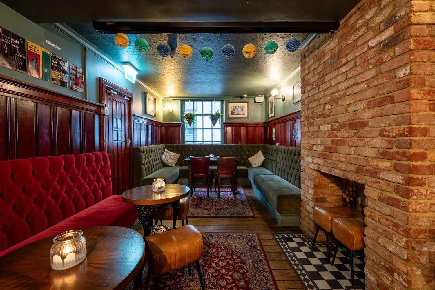 PUB — The Actors