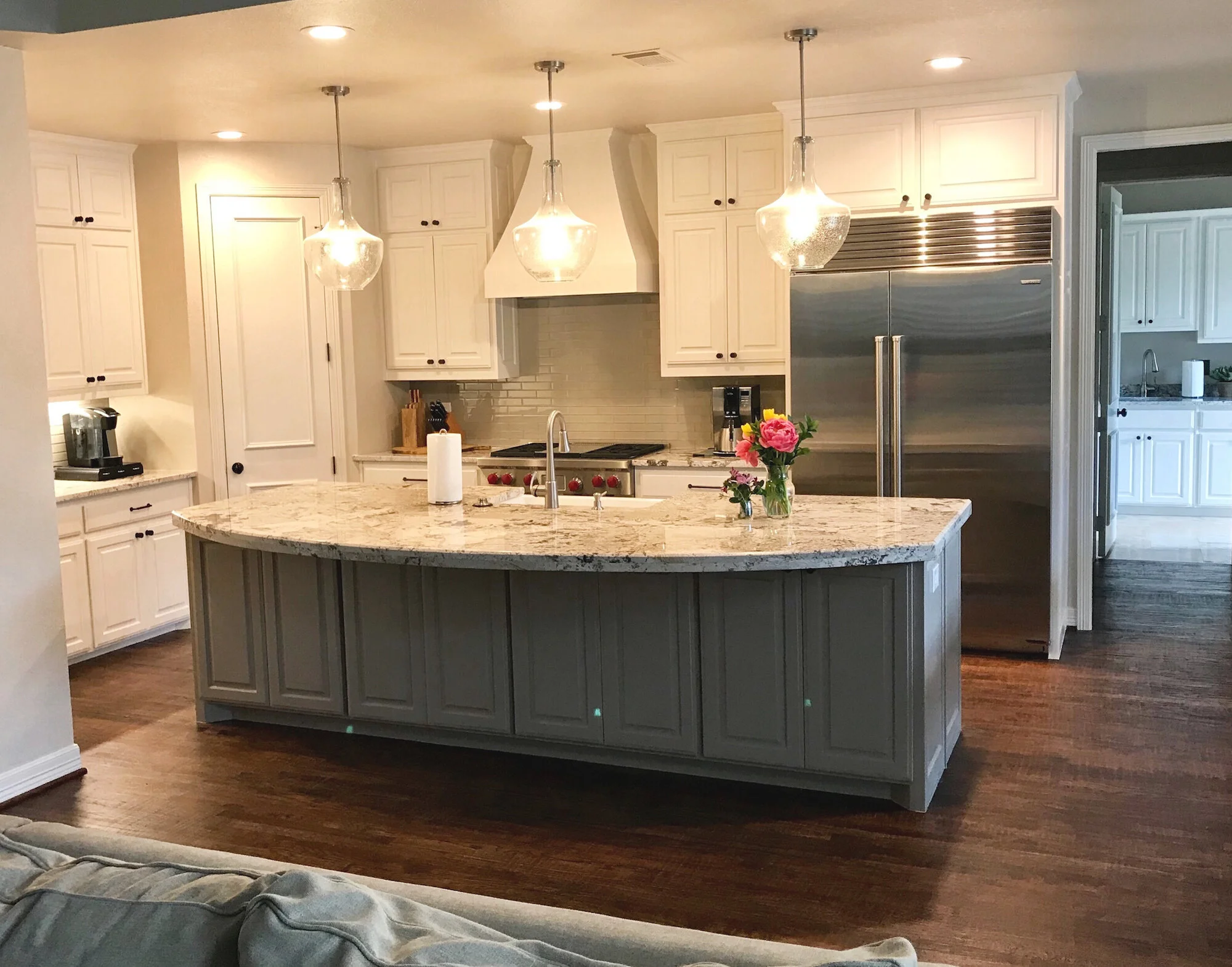 DJ's Custom Cabinets