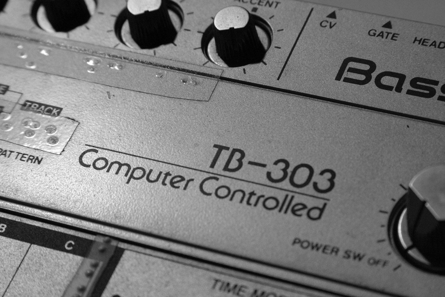 FREE Roland Studio 50 - Play The TB-303 and SH-101 In Your Browser ...