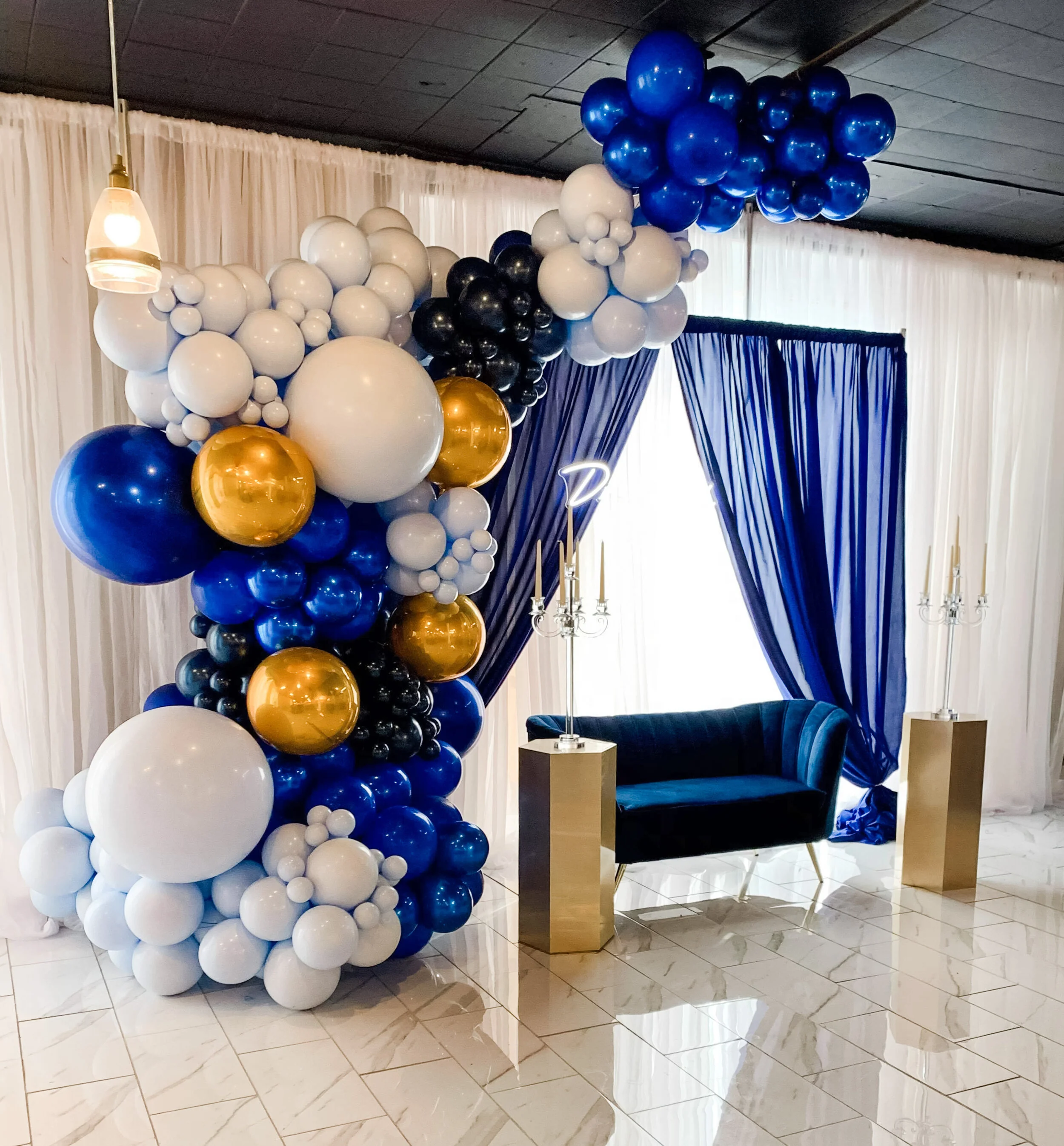 Babaloonz Balloons-Jackson's Premiere Balloon Stylist