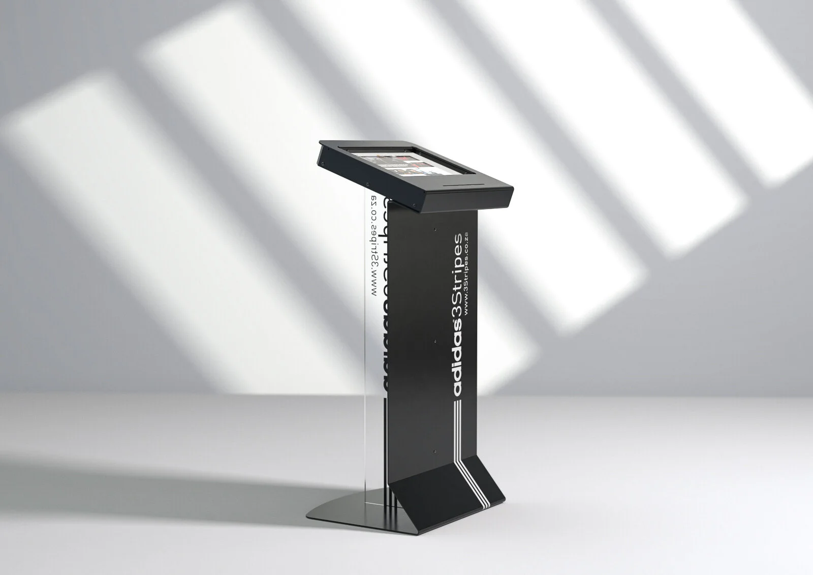 Adidas Stand — Denka