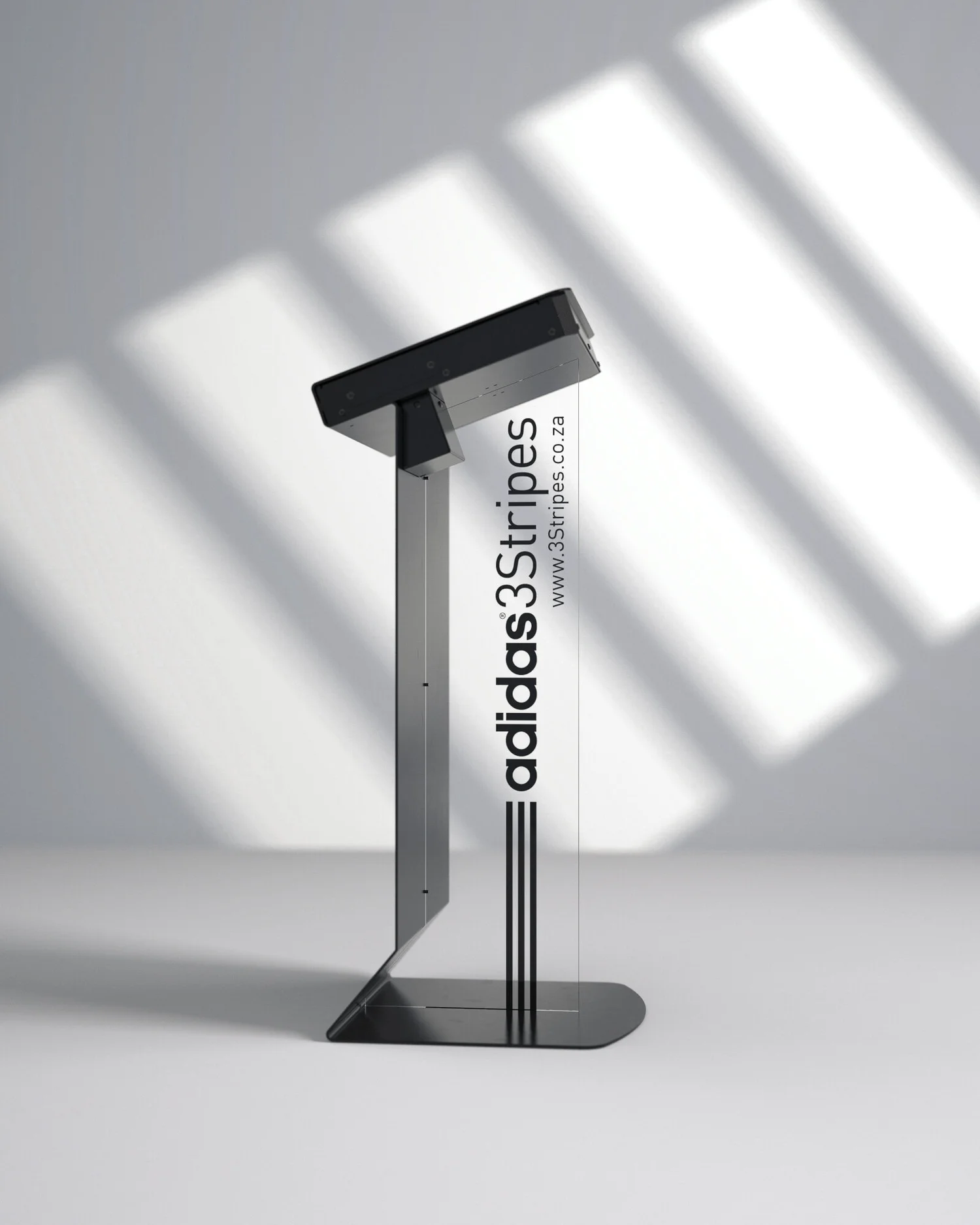 Adidas Stand — Denka