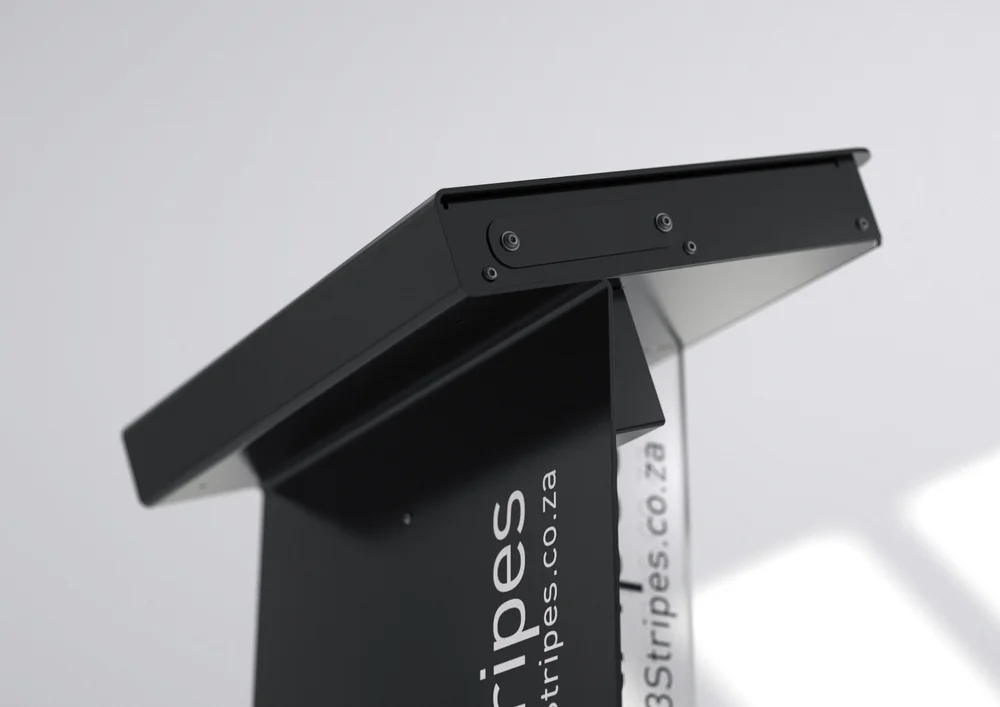 Adidas Stand — Denka