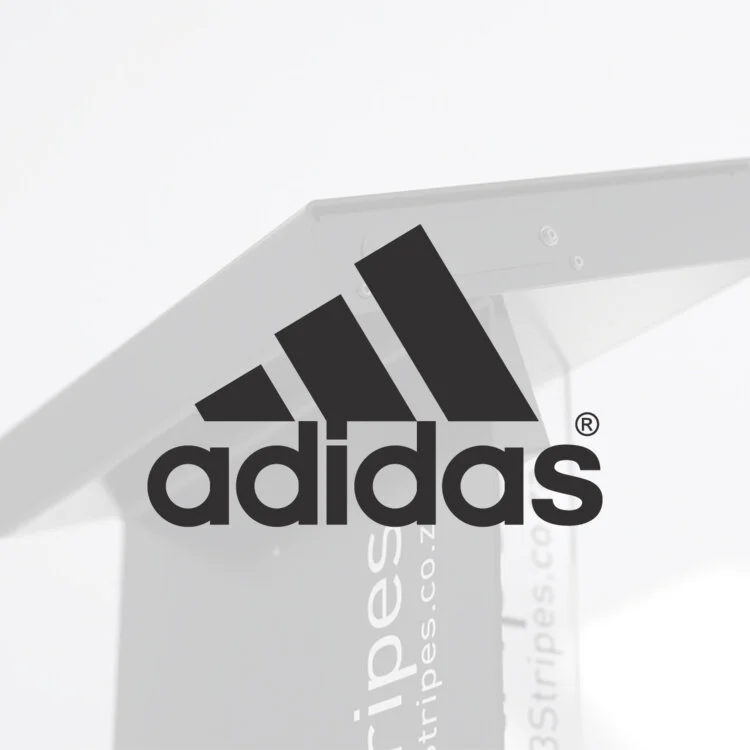 Adidas Stand — Denka