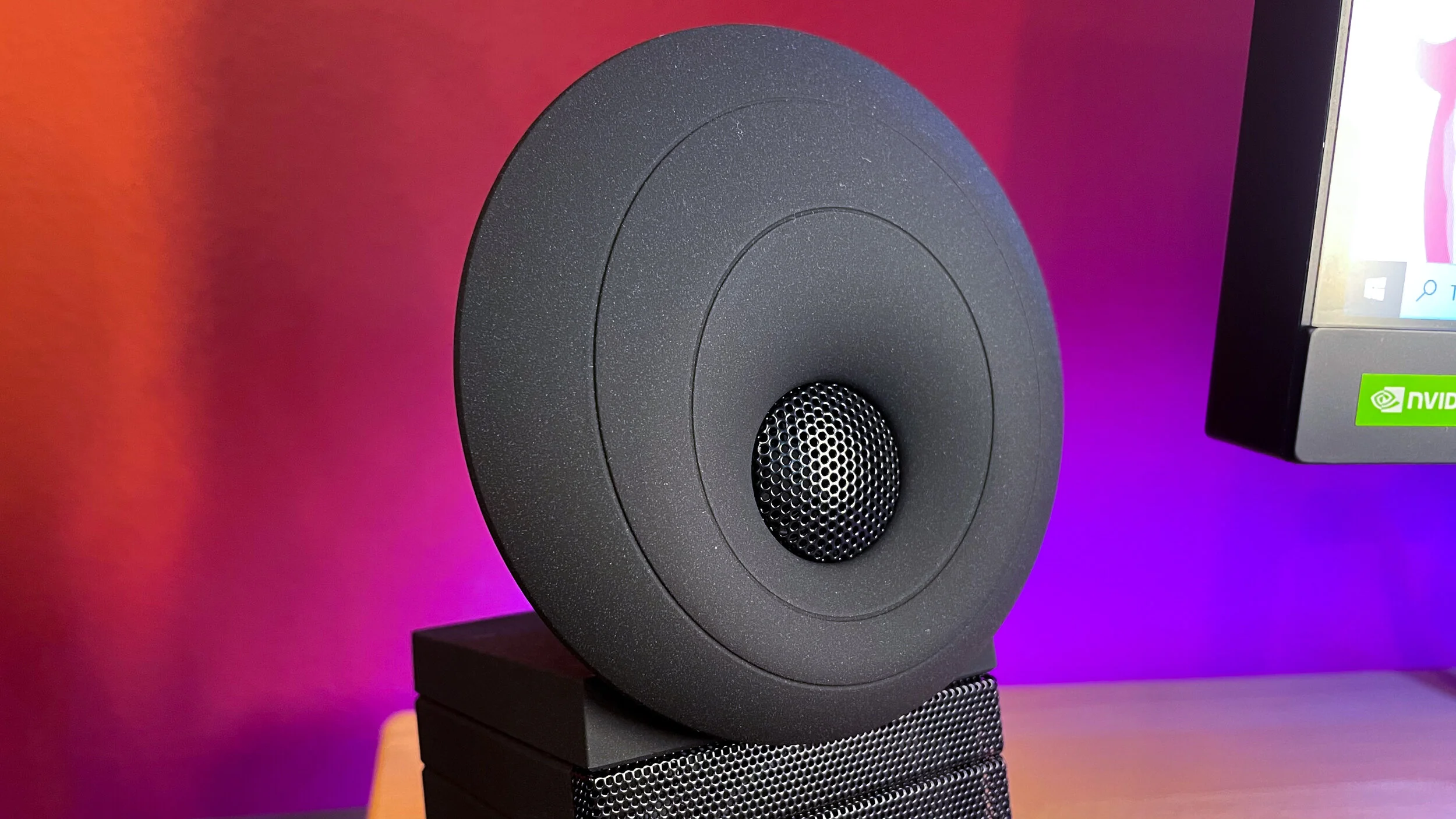 HumanCentric Speakers Review: Bold Uniqueness — Sypnotix