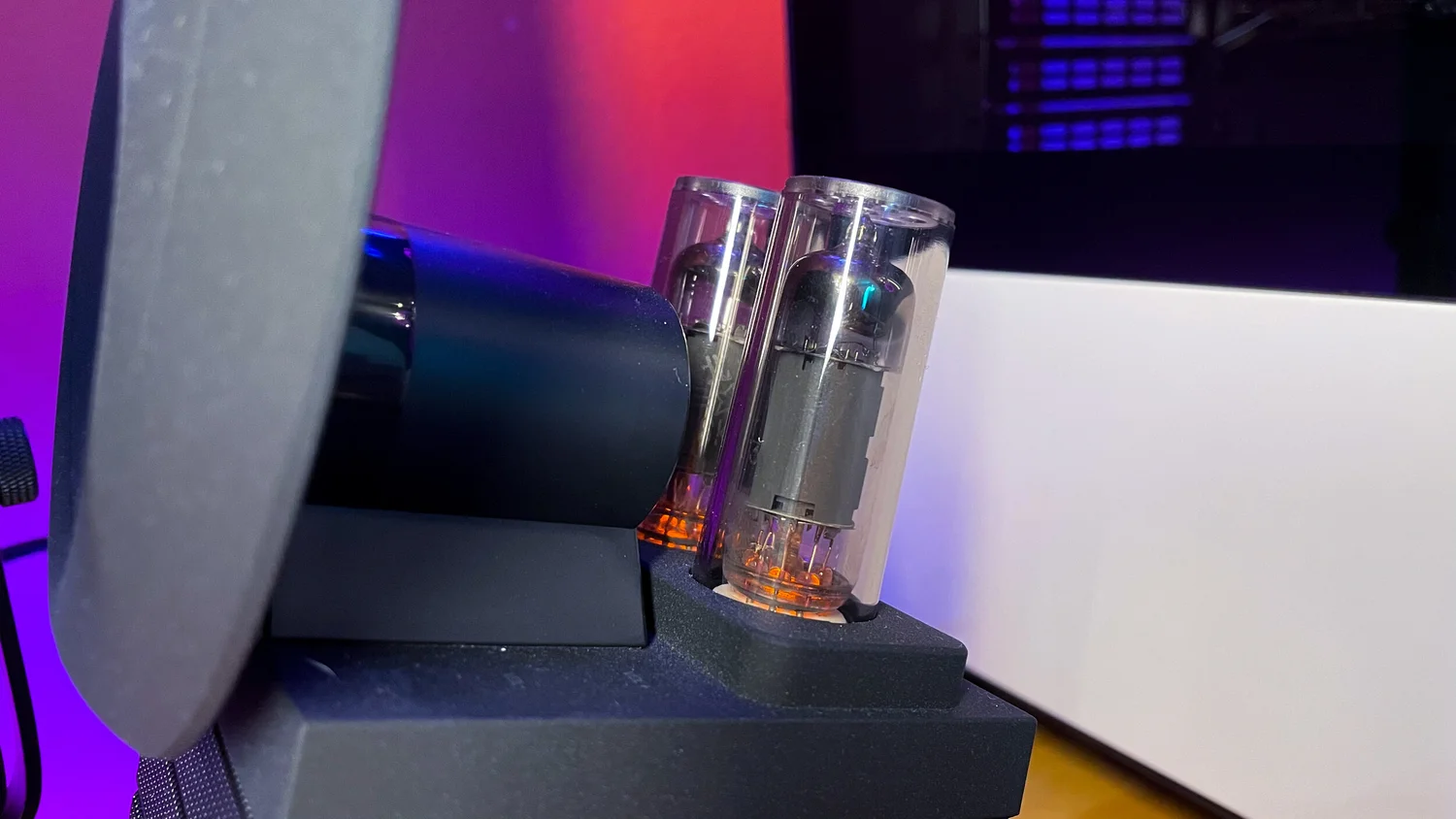 HumanCentric Speakers Review: Bold Uniqueness — Sypnotix