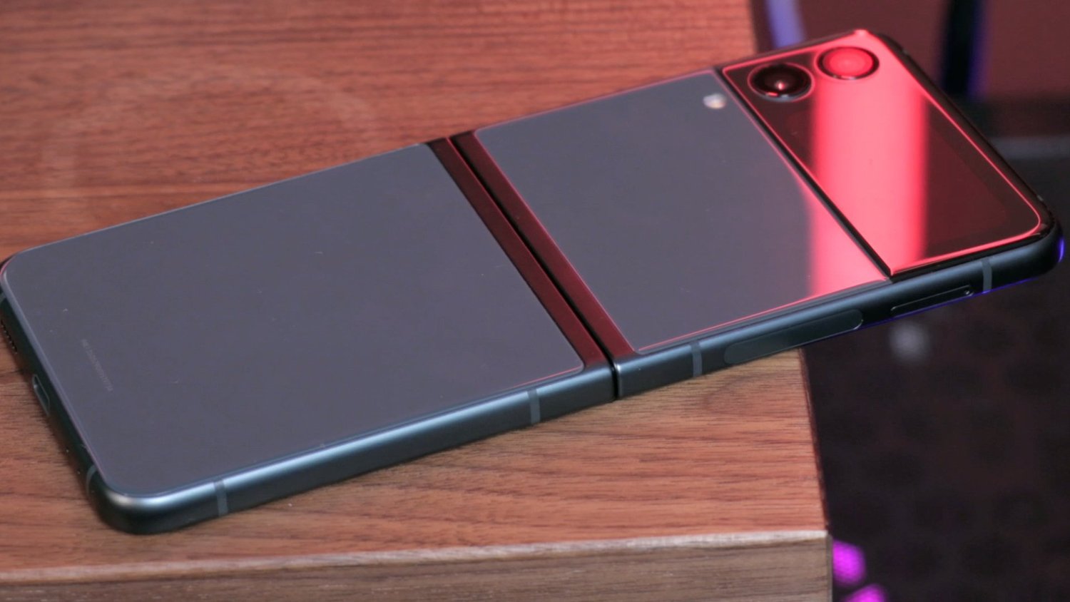 Samsung Galaxy Z Flip 3 Review: Thrice As Nice — Sypnotix