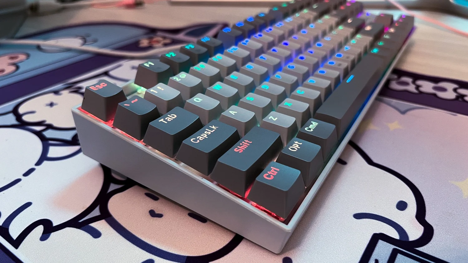 Hands On with the KEBOHUB EE01 Mechanical Keyboard — Sypnotix