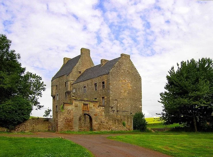 Our Guide To The Scottish Castles In Outlander Series — The Jacobite Trail