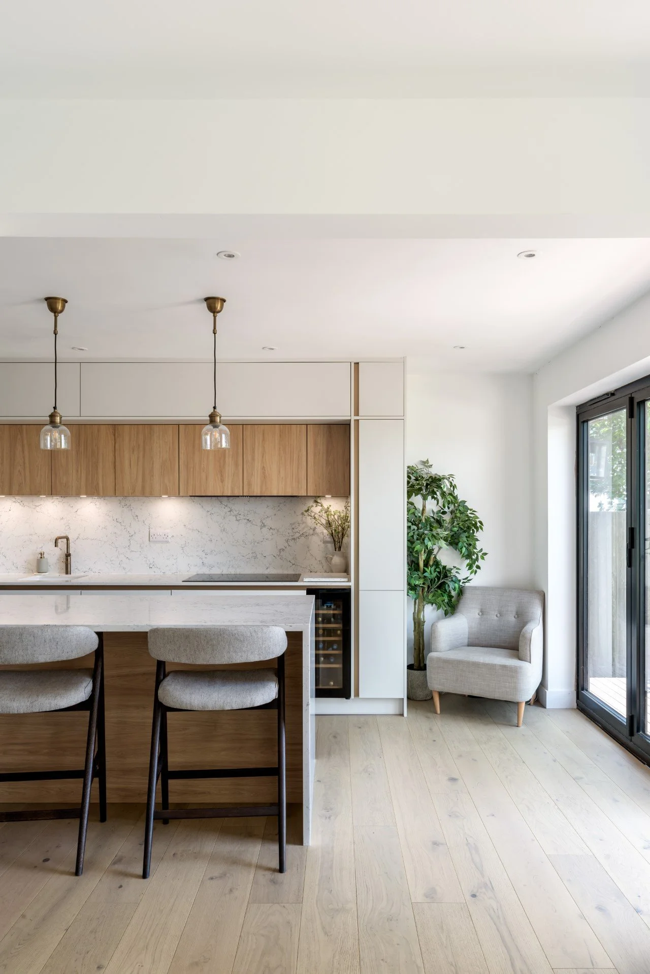 Contemporary White Kitchen Designs in Sutton | The Kitchen Store