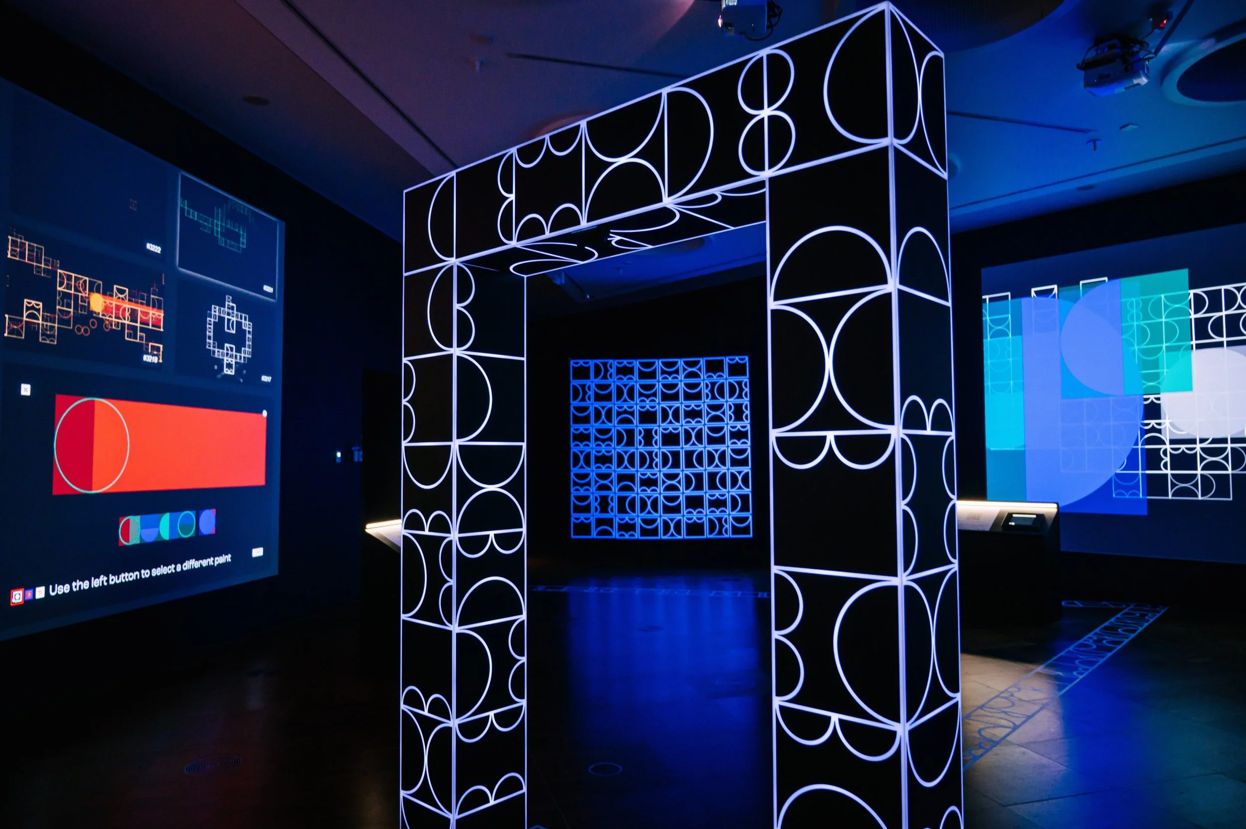 How to tour an exhibition — Aphra Shemza