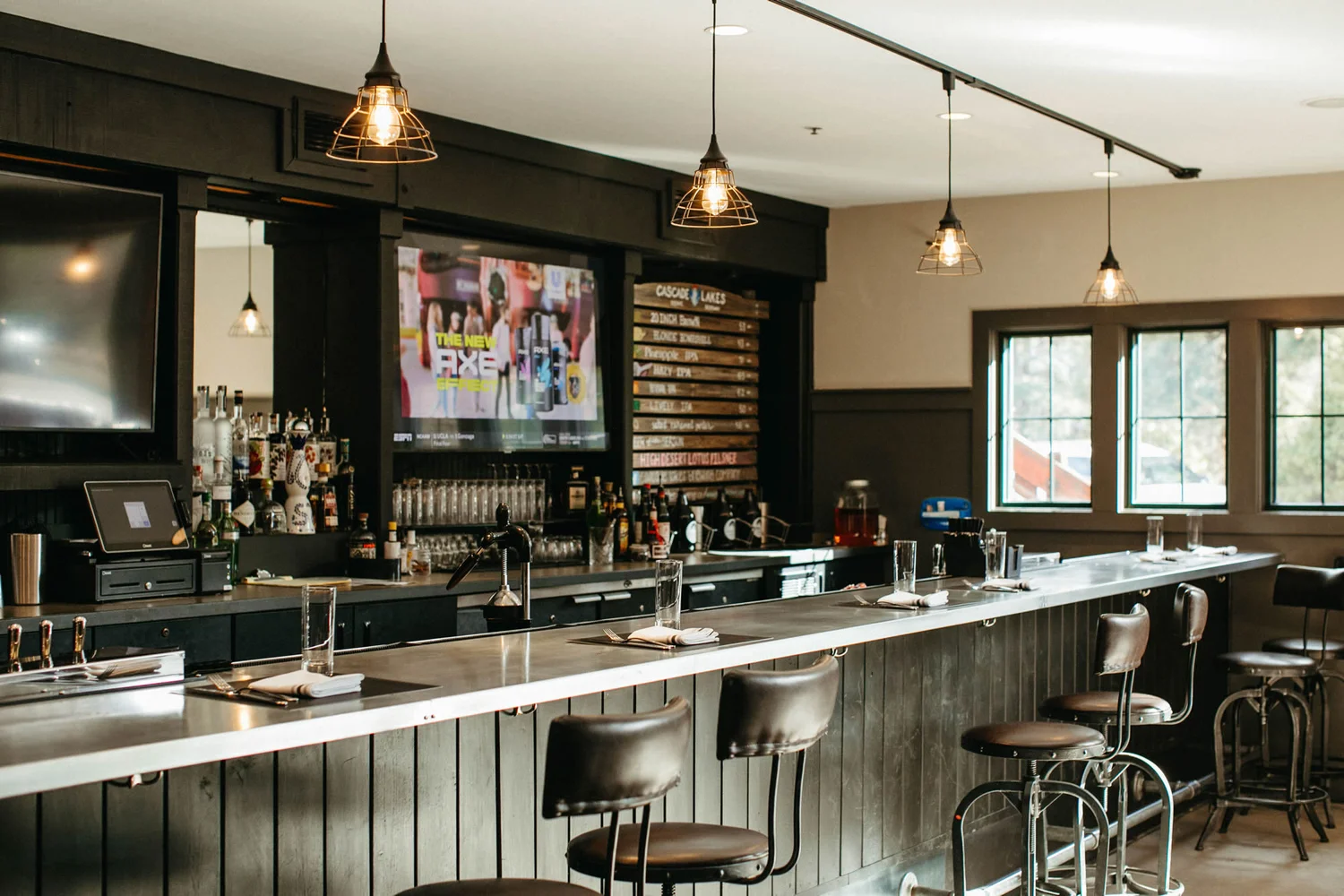 The Pub Experience At Cascade Lakes Brewing Company — Cascade Lakes