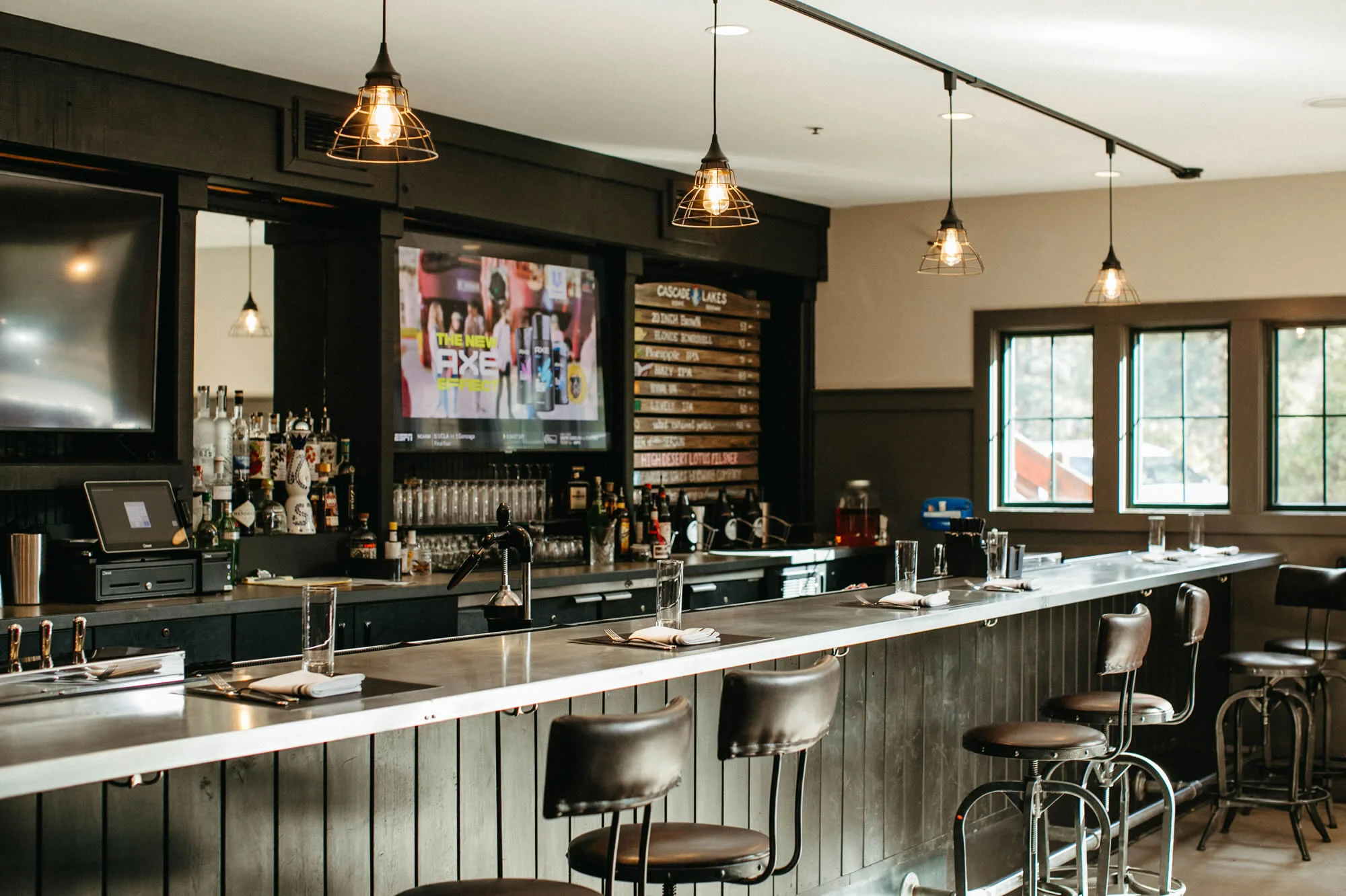 The Pub Experience At Cascade Lakes Brewing Company — Cascade Lakes