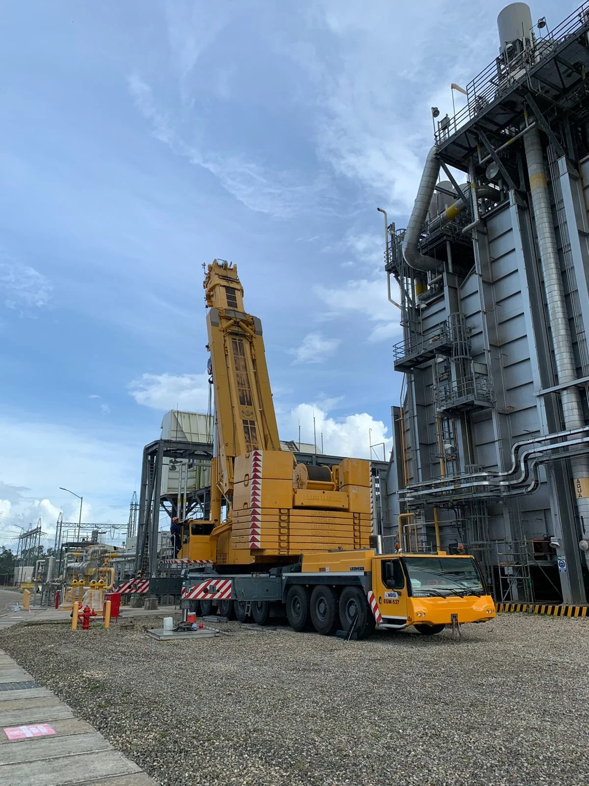 Galería — Equipos y Grúas Monarca