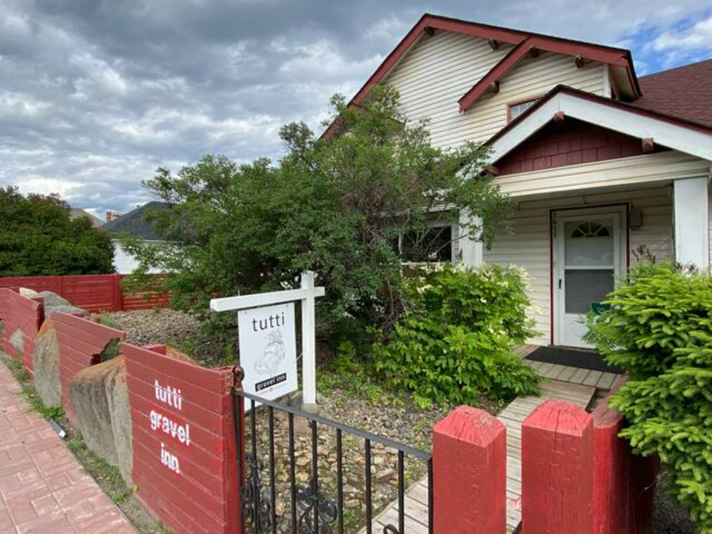 Accommodation — tutti gravel inn