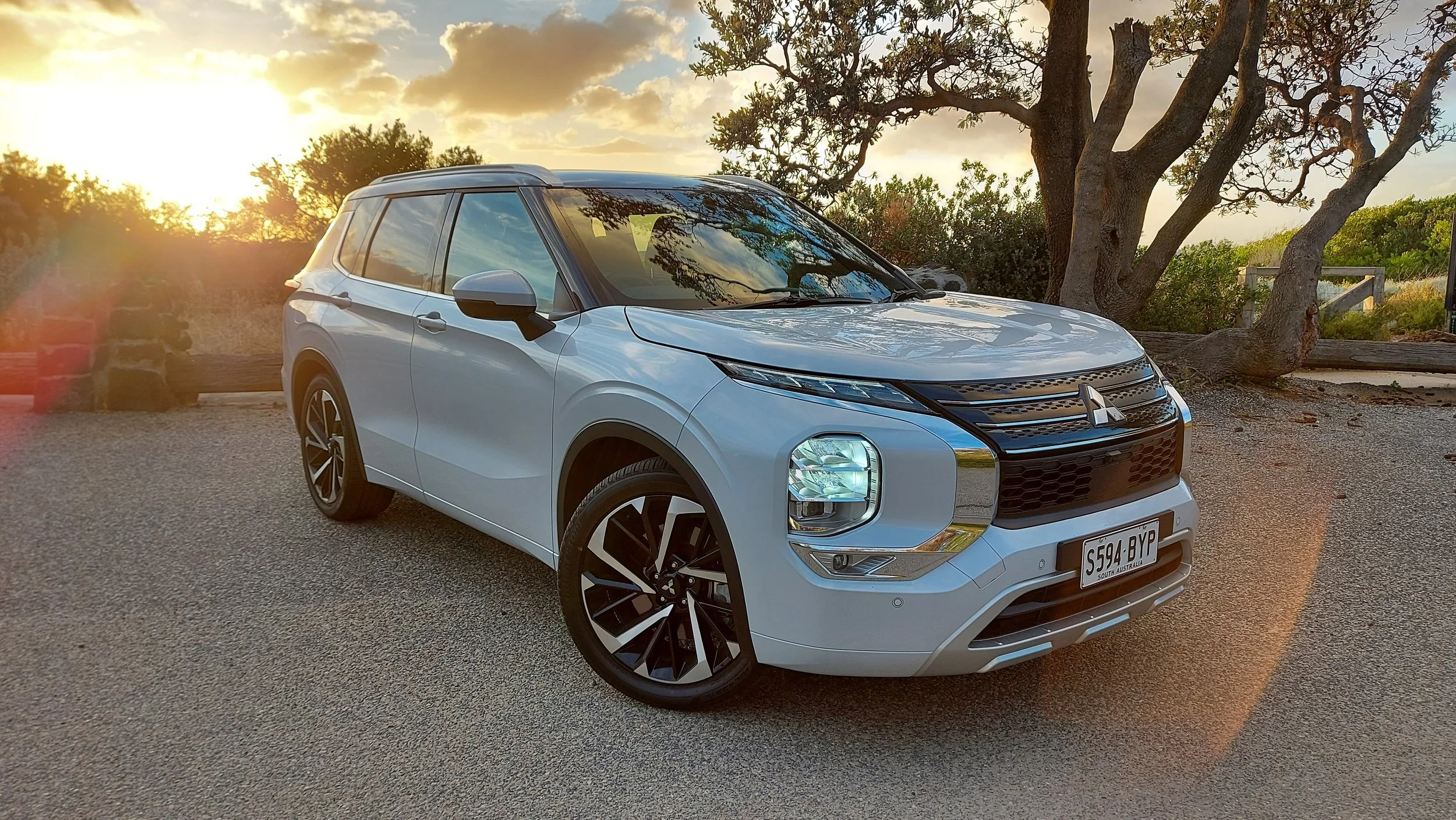 Mitsubishi Outlander and plug-in hybrid Review: Why the base model ...