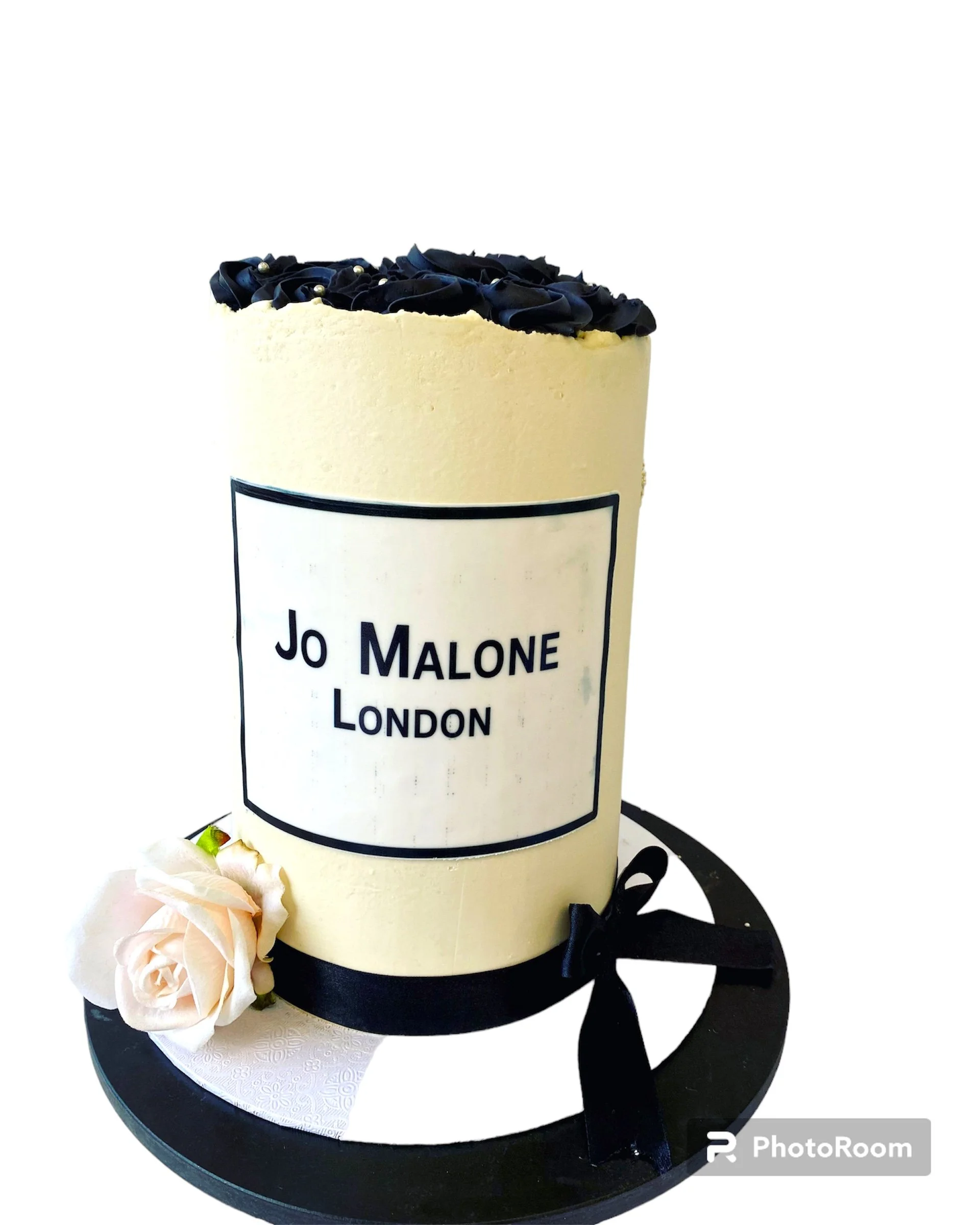 Store 2 — Gifts & Treats