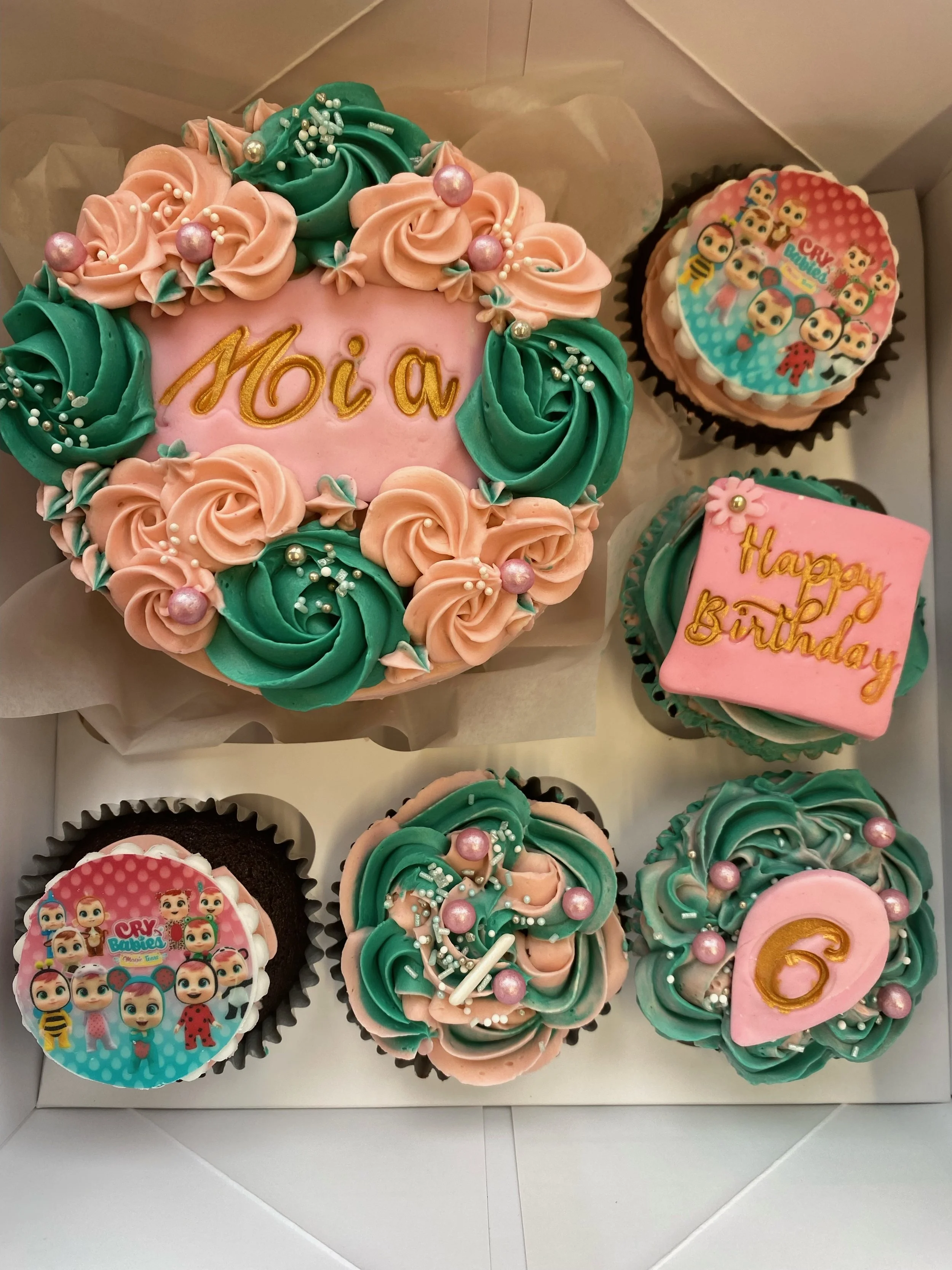 Bento Cake Box, Treat Box beautifully presented, Vanilla or Chocolate ...