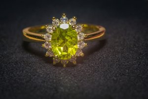 August Birthstones | Peridot, Spinel, Diamond + more birthstones ...