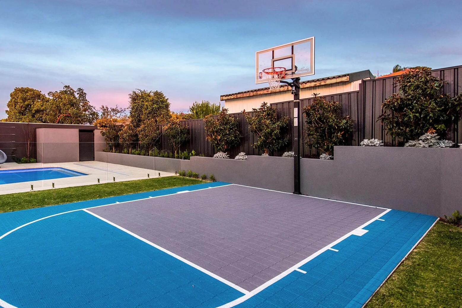 CUSTOM COURTS - Personalized Basketball Courts