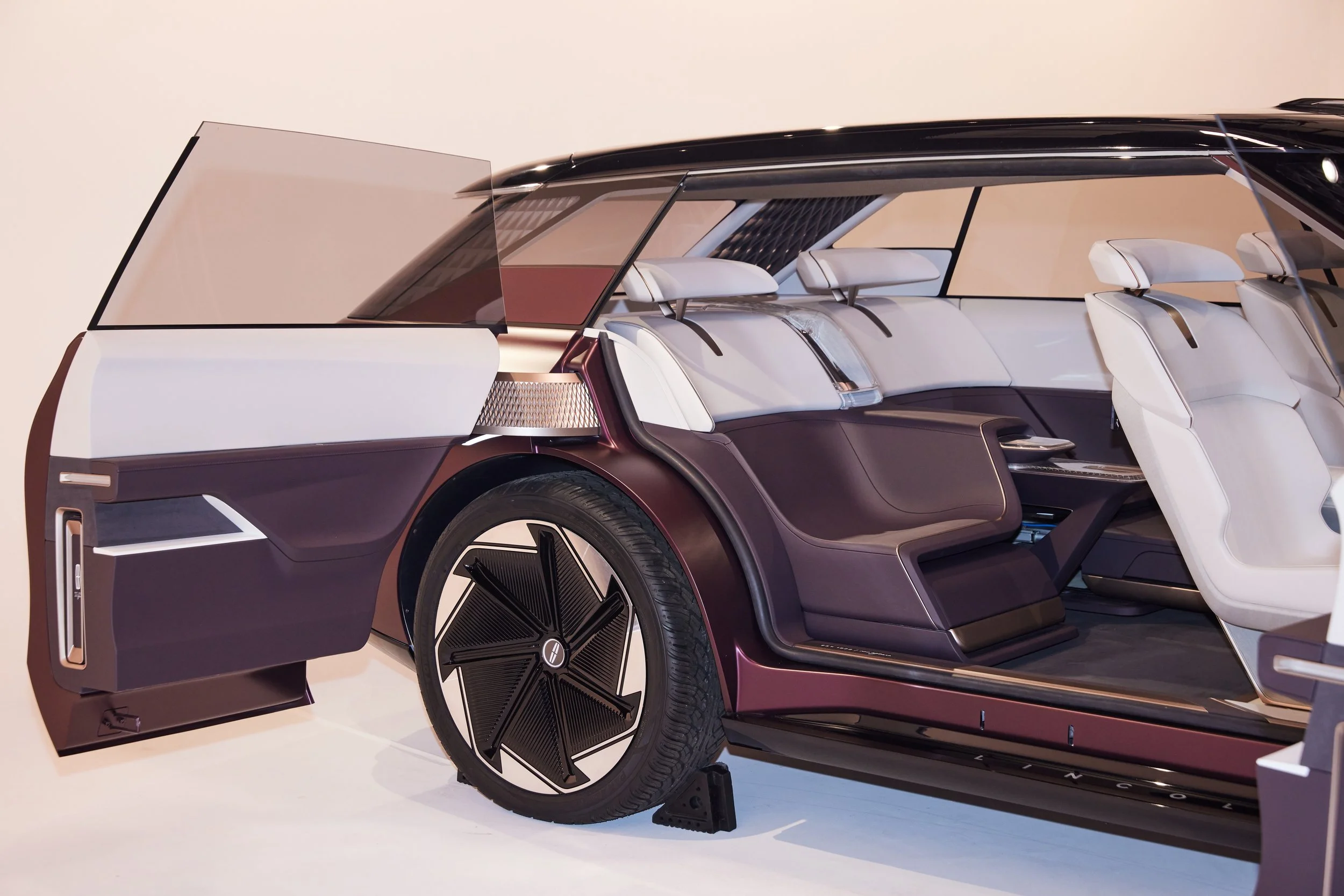 Explore best luxury sedans, best SUV options & EV car advice — Le Car