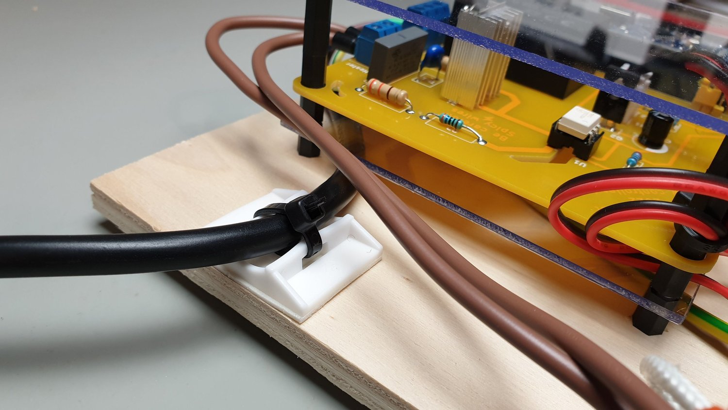 Custom-made reflow hot plate - Final assembly — Curious Scientist