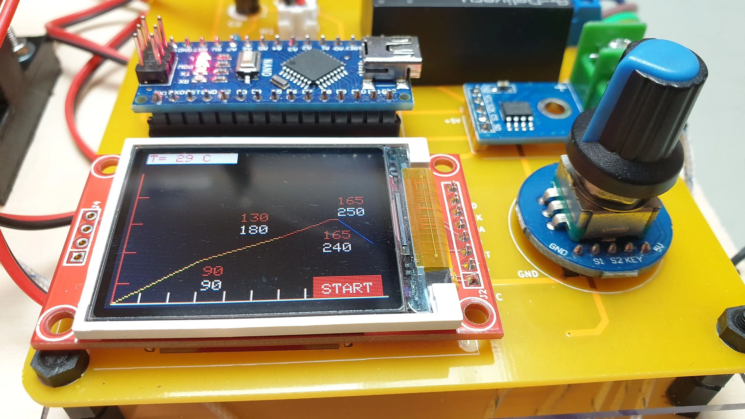 Custom-made reflow hot plate - Final assembly — Curious Scientist