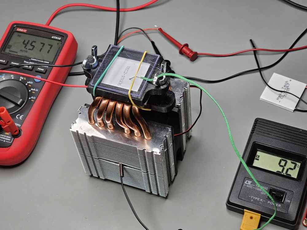Testing two powerful Peltier coolers — Curious Scientist