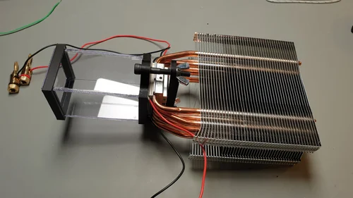 Peltier cooler-based cloud chamber — Curious Scientist