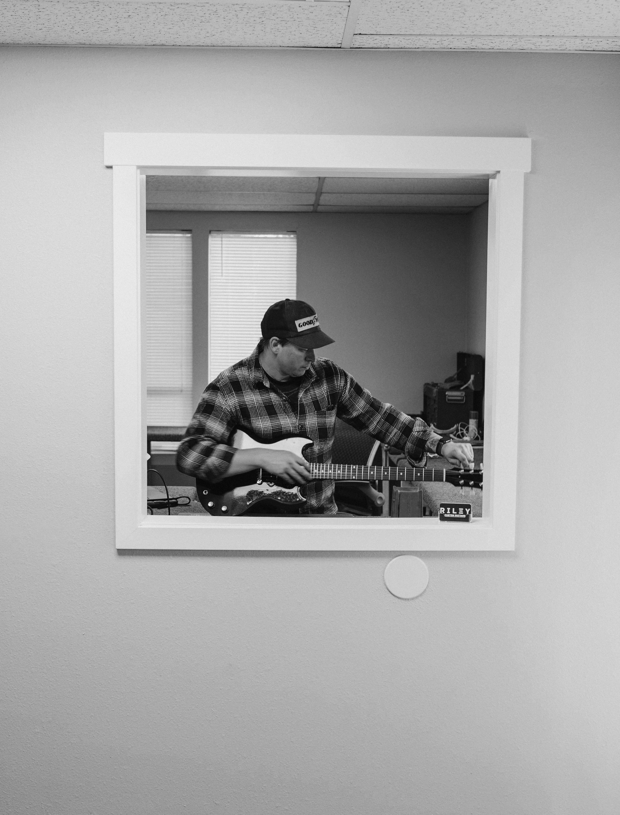 About — Riley Guitars