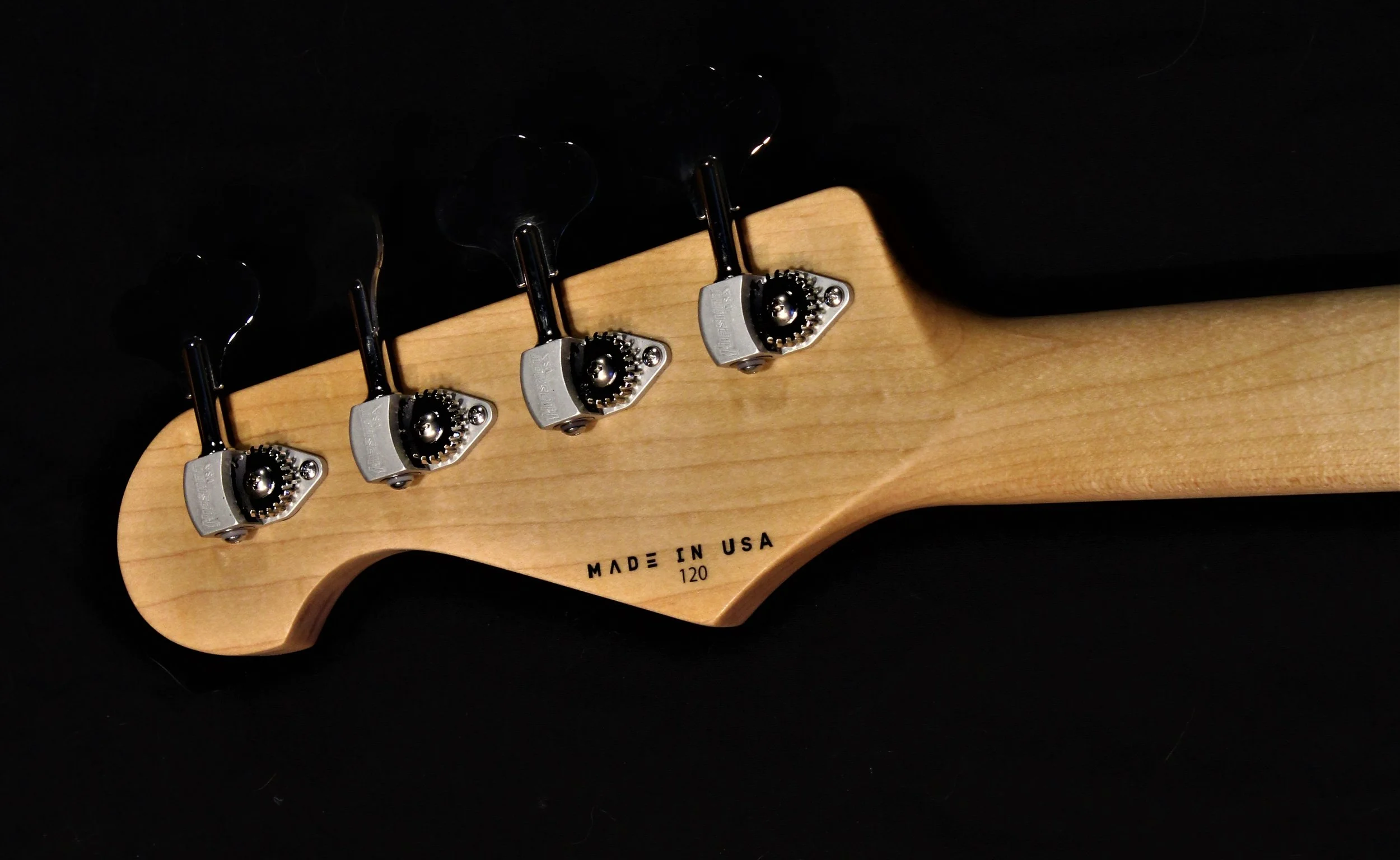 Cub Bass — Riley Guitars