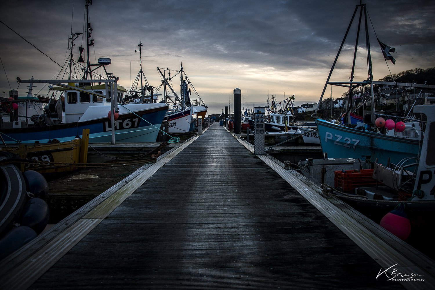 Newlyn Harbour — Tide & Land