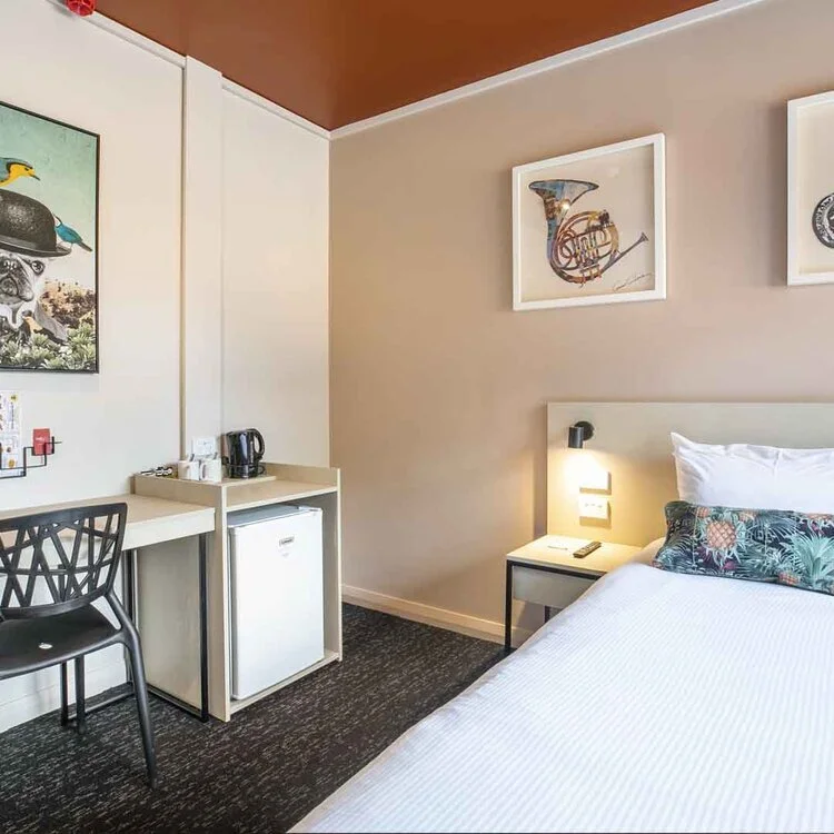 Accommodation — Brown Jug Inn Hotel, Fairfield Heights, NSW