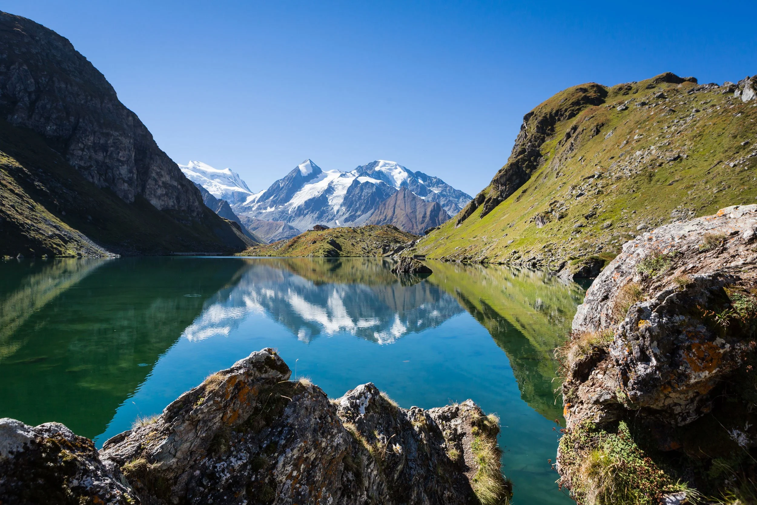 Hikes - Lac de louvie — Melody Sky Photography