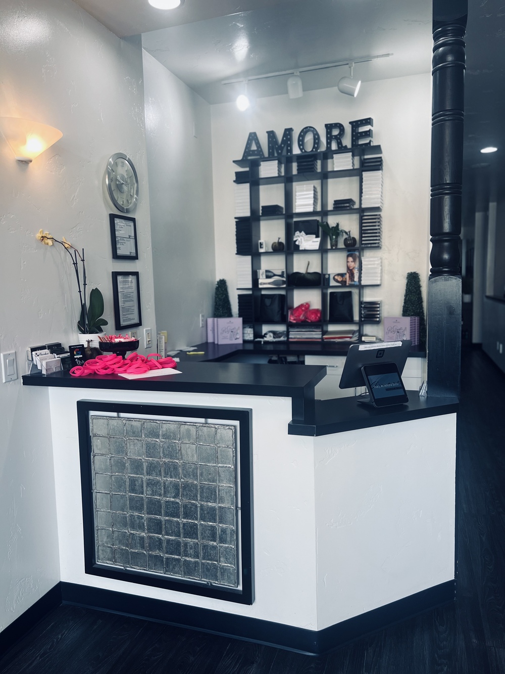 Amoré Salon