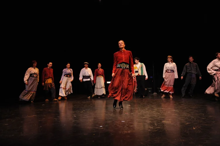 Métis Jiggers dance the Red River Jig and other steps at Festival du ...
