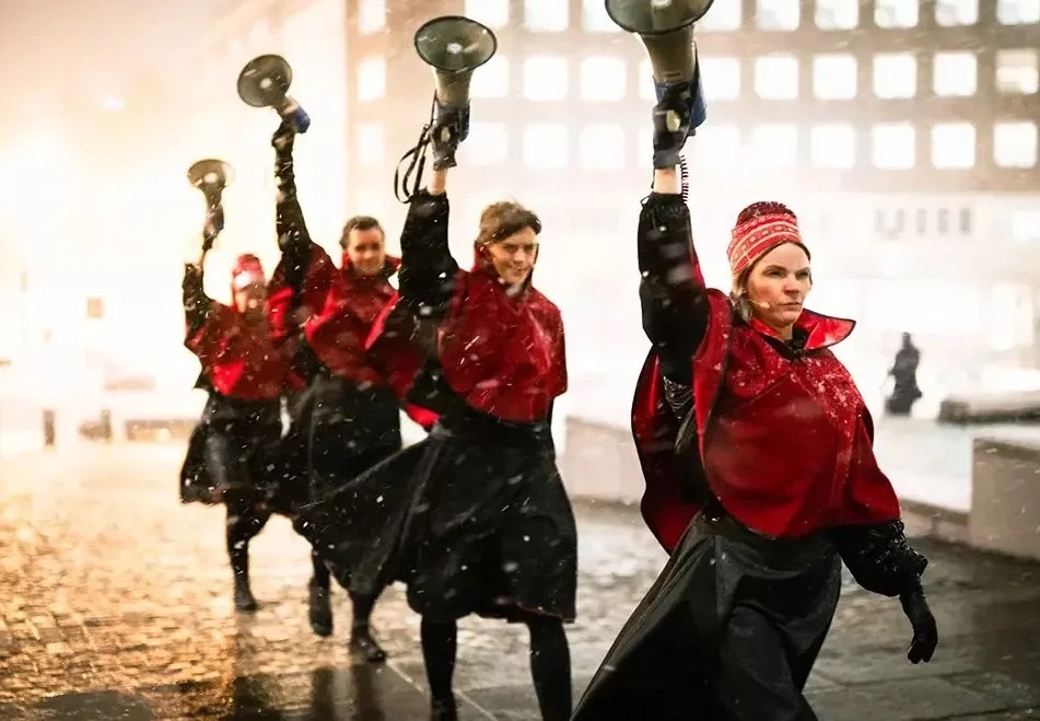 Dance review: Mesmerizing Sámi voices drive Elle Sofe Sara work—inside ...