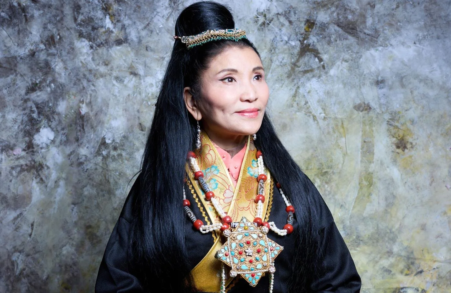 Tibetan singer-songwriter Yungchen Lhamo makes musical mantras as an ...