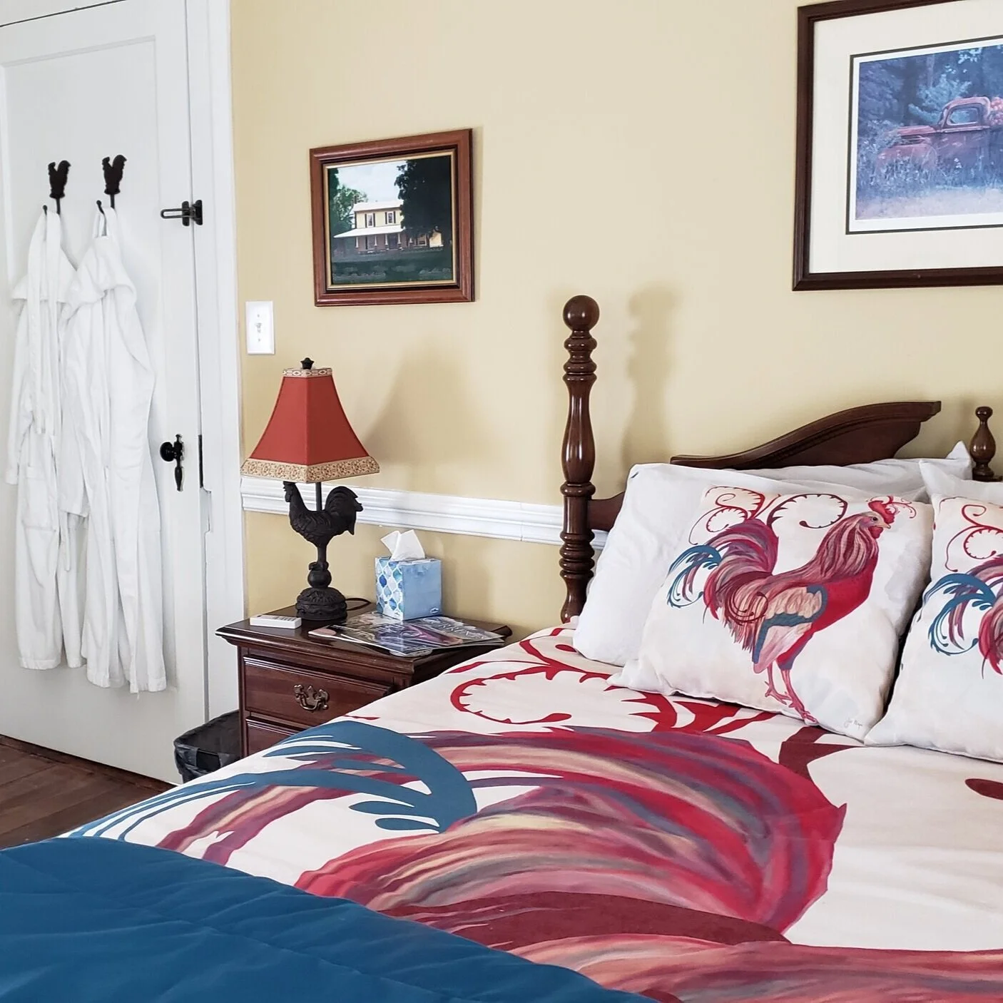 Country Rooster Room — Silly Chickens Lodge 🐓 🐓 🐓